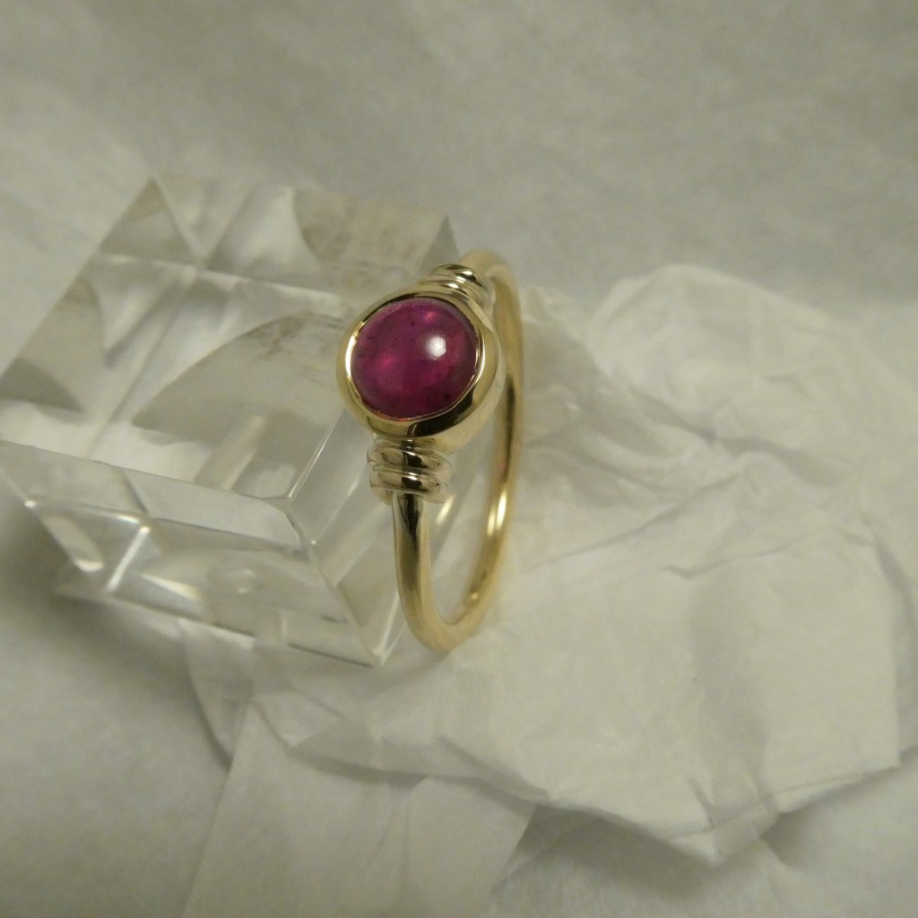Ruby Jewellery - Antique & new Sydney designers Ruby rings, necklaces ...