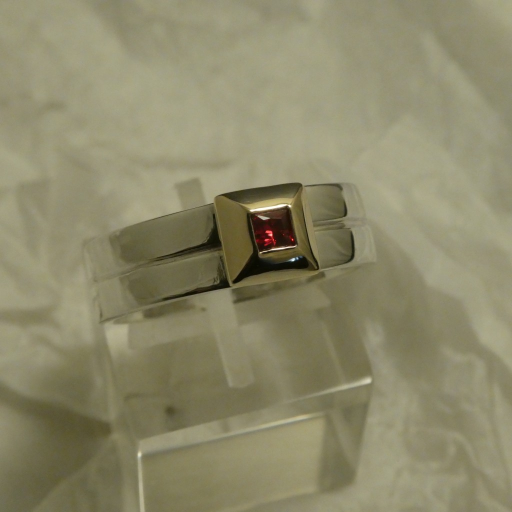 Ruby Jewellery - Antique & new Sydney designers Ruby rings, necklaces ...
